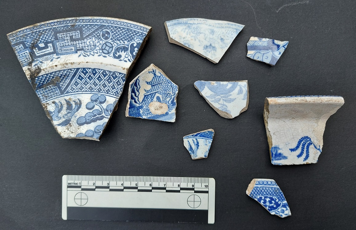 The Rough Guide to Pottery Pt.5 – Blue and White Bits. – The Glossop ...