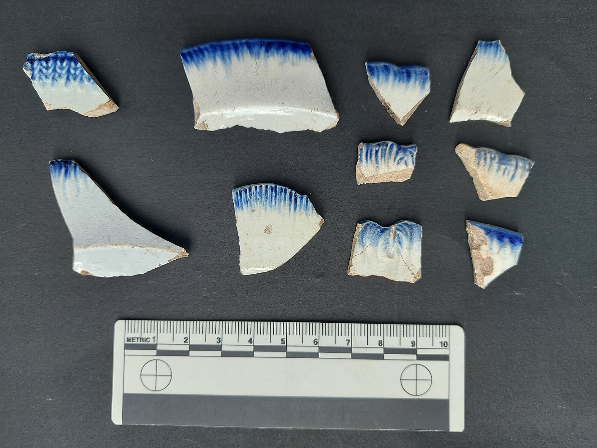 The Rough Guide to Pottery Pt.5 – Blue and White Bits. – The Glossop ...